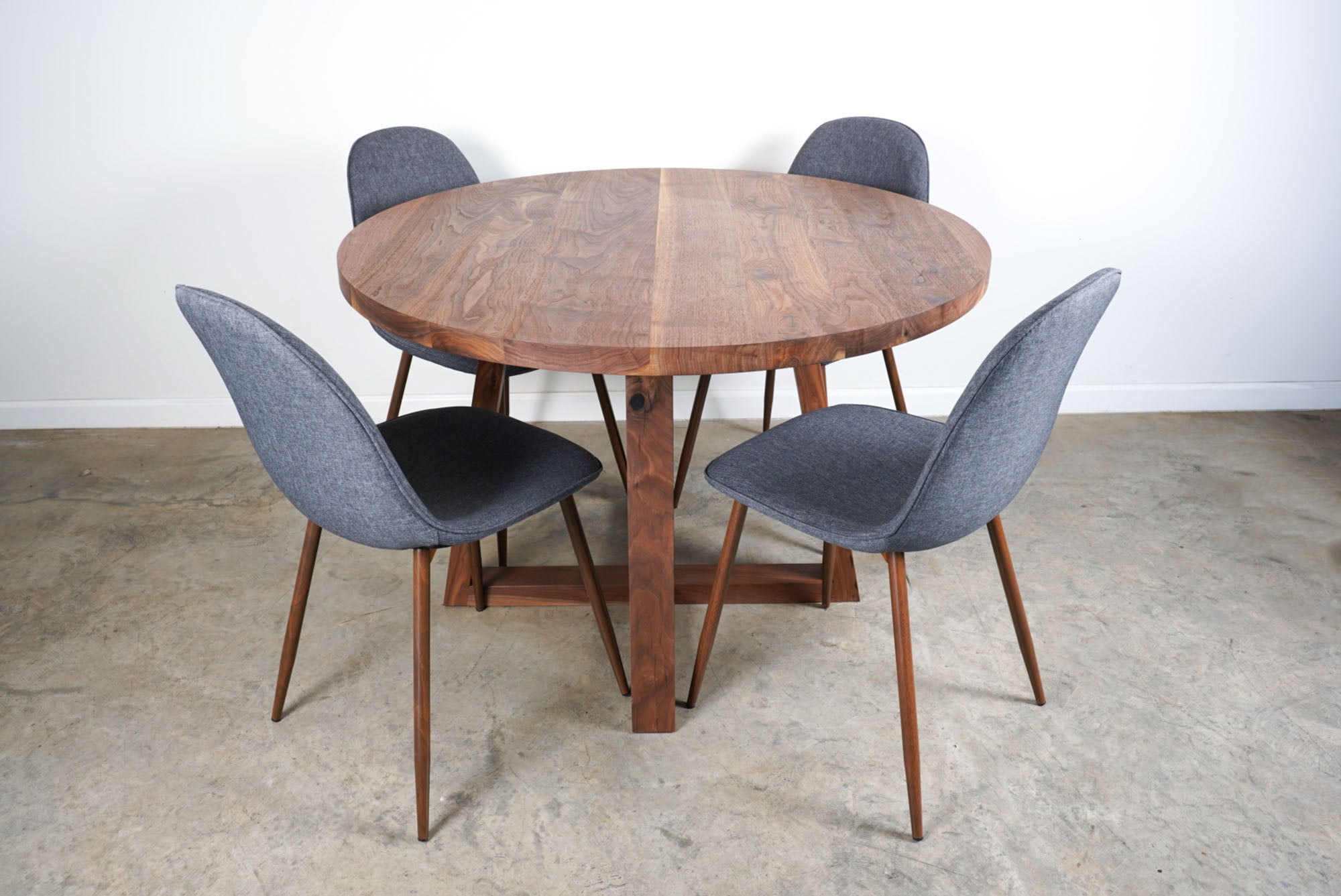 Round Solid Wood Dining Table– Artisan Born
