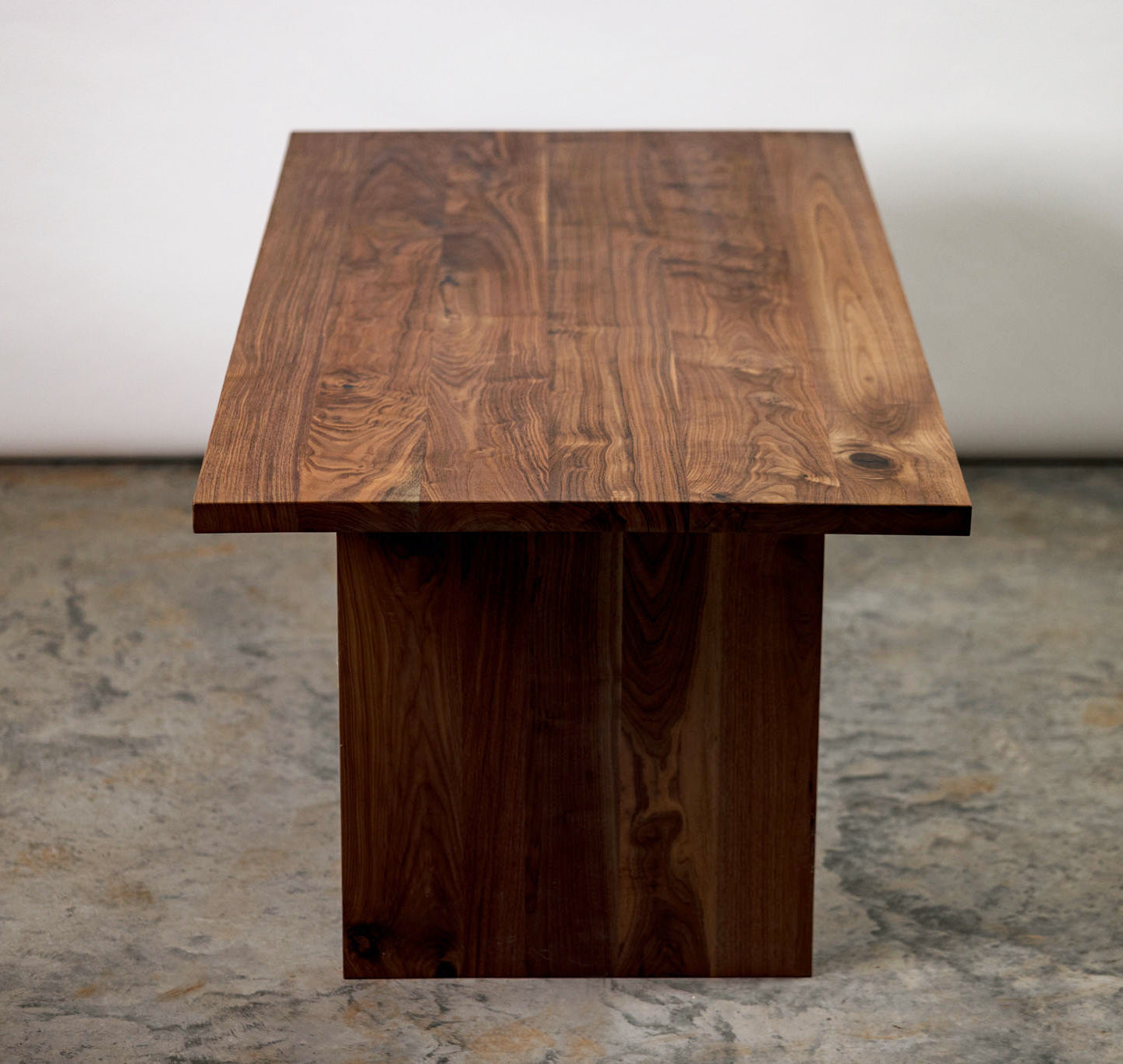 Horizon Dining Table– Artisan Born